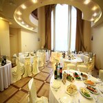 Коттедж Жемчужный (ulitsa Krasnogo Kursanta No:18, Pavlovsk), düğün, toplantı salonu  Pavlovsk'tan