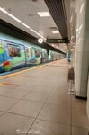 Soğanlık Metro (İstanbul, Kartal, Soğanlık D-100 Kuzey Yanyol), toplu taşıma durağı  İstanbul'dan