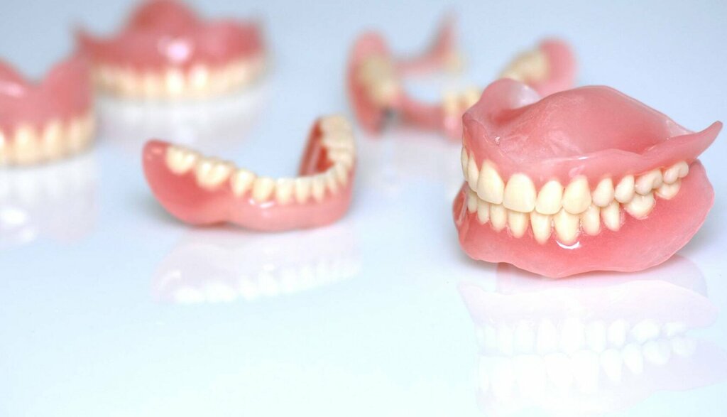 Diş laboratuvarı Урсула, Uçaly, foto