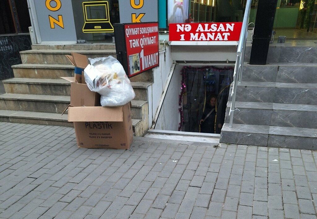 Mini-market Nə Alsan 1 Azn, Bakü, foto