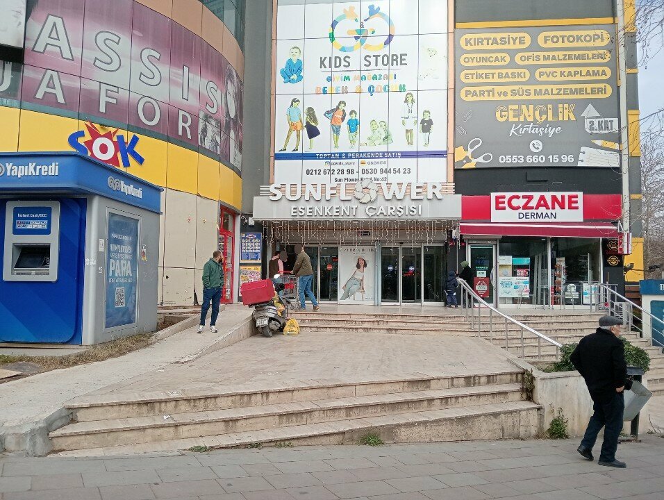 Süpermarket A101, İstanbul, foto