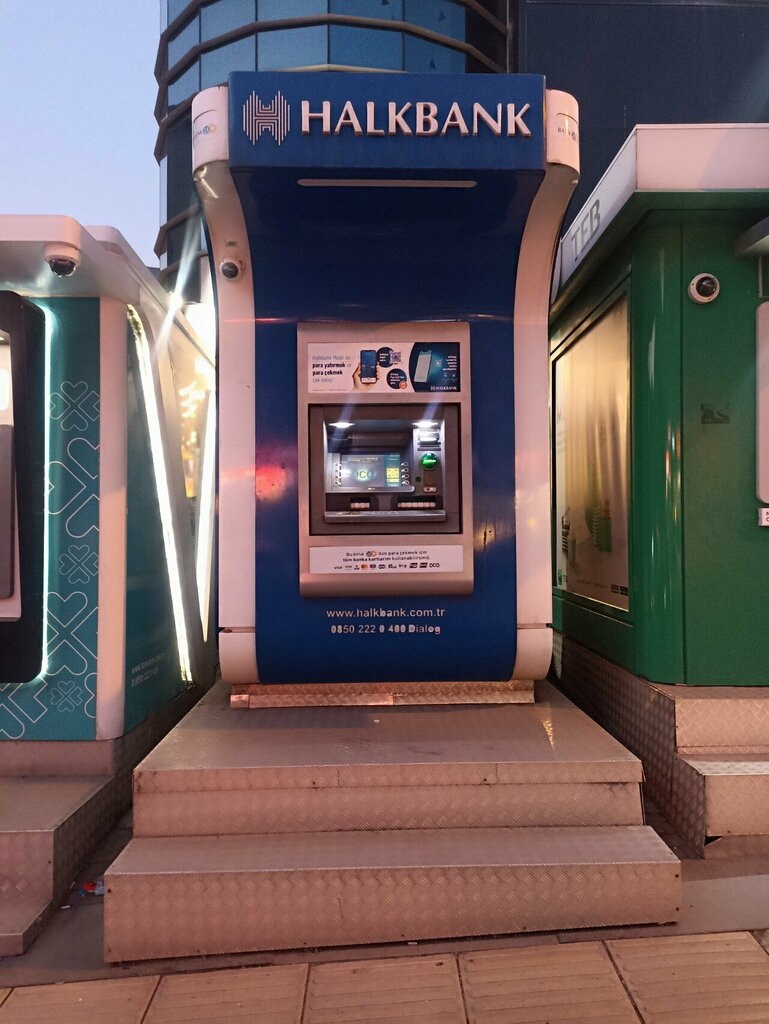 ATM'ler Halkbank ATM, Ankara, foto