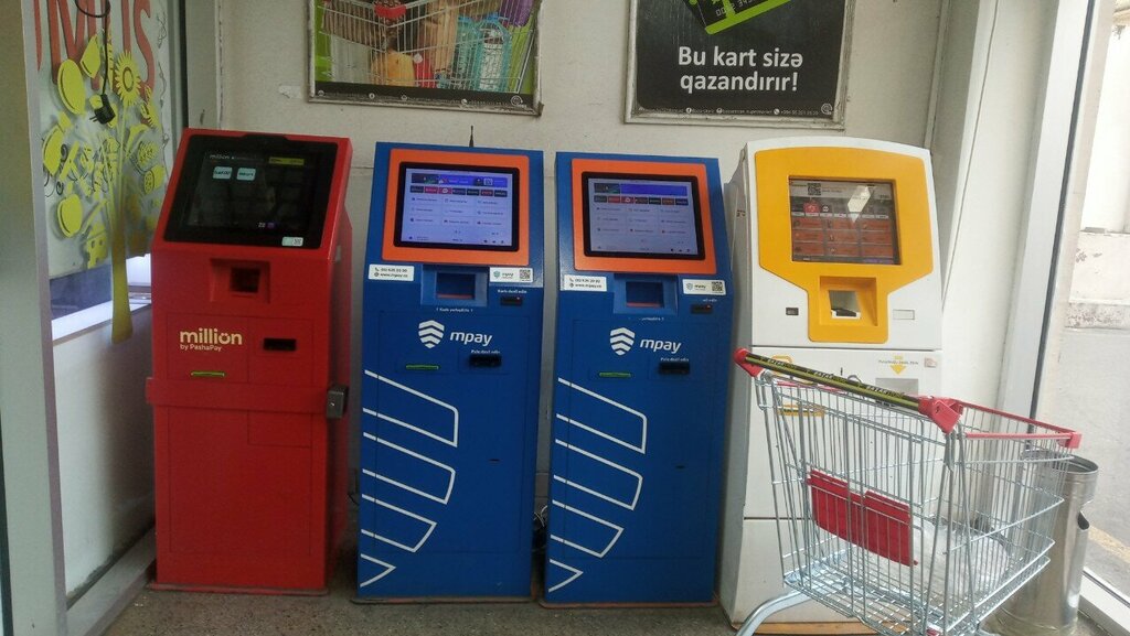 ATM'ler Milliön, Bakü, foto