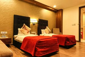 The Nanee Suites (New Delhi), otel  Delhi'den