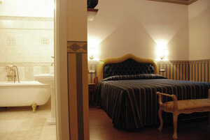 Barberini Suites (Via del Tritone No:102), otel  Roma'dan