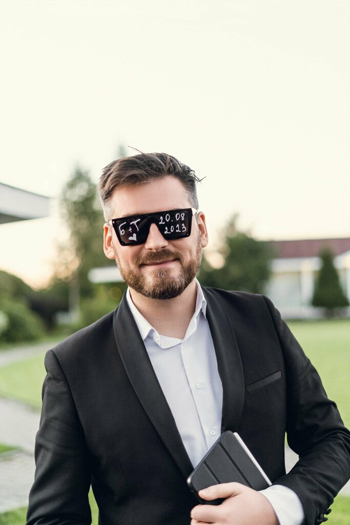 Kutlama sunucuları Showman Mikheev Konstantin, Karelya, foto