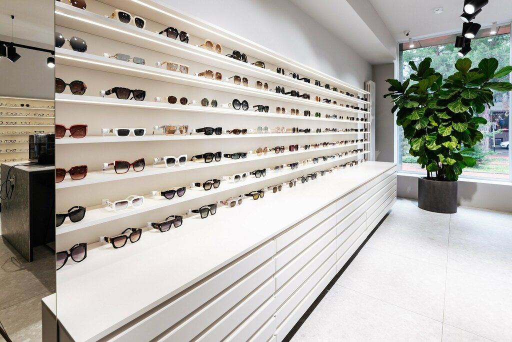 Opticial store Vau, Anapa, foto