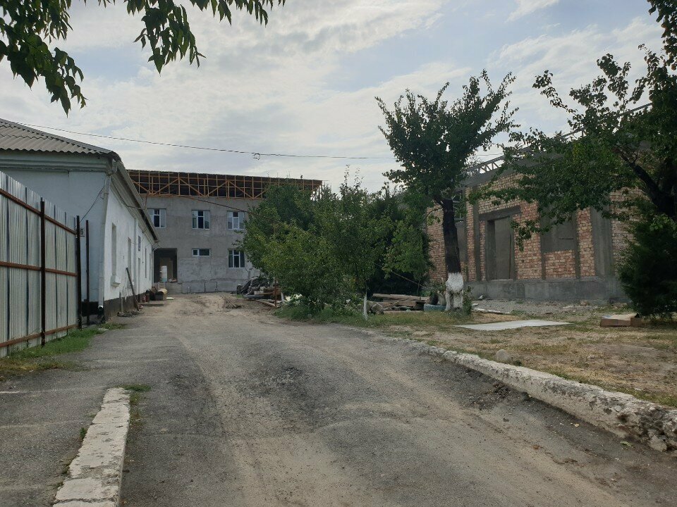 Anaokulları Ak Yellow, Osh, foto