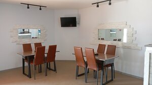 Ван (Fabrichnaya ulitsa No:8Ас3, Zaozyorny), kafe  Zaozerniy'den