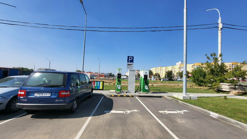 Elektrikli oto şarj istasyonları Malanka, Minsk, foto