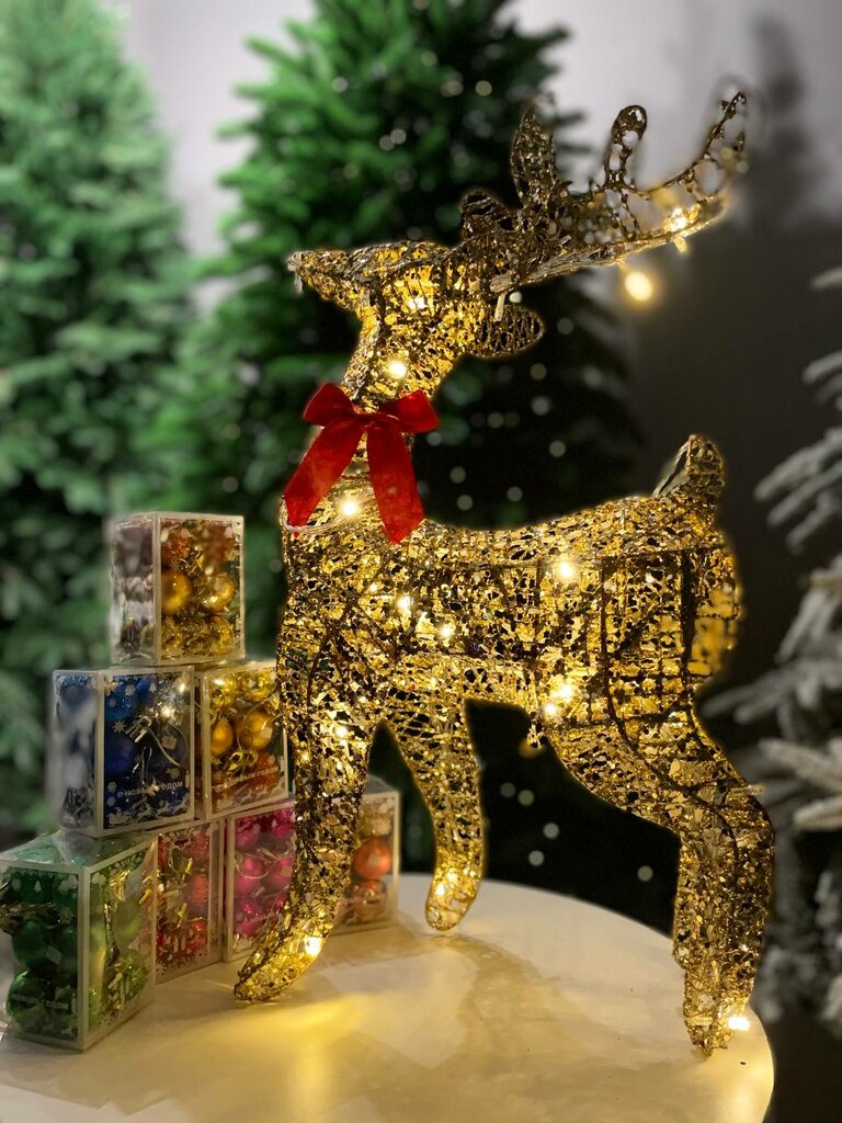 Yapay çam ağaçları ve süsleri Академия Елок, Yekaterinburg, foto