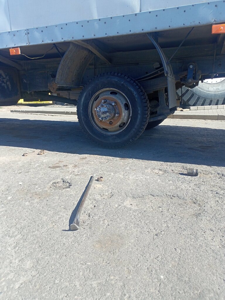 Jant ve lastikçiler Bolshoye koleso, Volgodonsk, foto