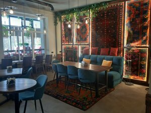 Murad'ın ziyaretinde (ulitsa Sudostroiteley No:42, Tyumen), kafe  Tiumen'den