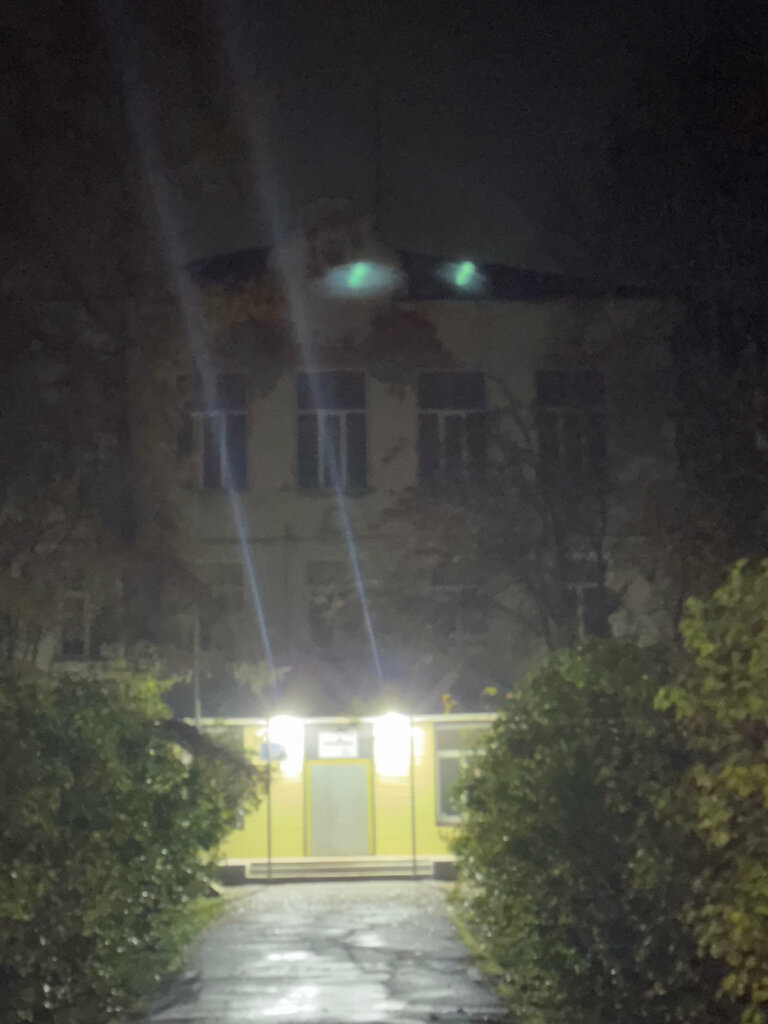 Ortaokul Mokeyevskaya srednyaya obshcheobrazovatelnaya shkola Mou, Yaroslavskaya oblastı, foto