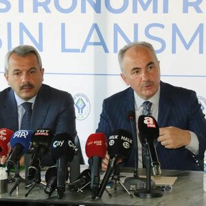 Rize 15 Temmuz Demokrasi ve Cumhuriyet Meydanı (Rize, Rize Merkez , Piriçelebi Mah., 15 Temmuz Demokrasi ve Cumhuriyet Meydanı), müzeler ve sanat galerileri  Pazar'dan