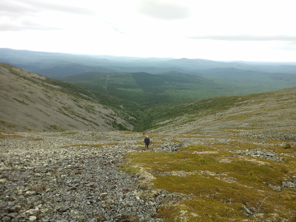 Dağ zirvesi Гора Буртым, Sverdlovskaya oblastı, foto