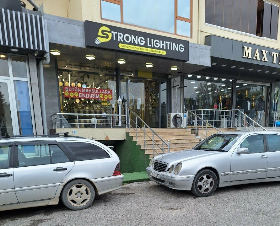 Lamba ve avize mağazaları Strong Lighting, Bakü, foto