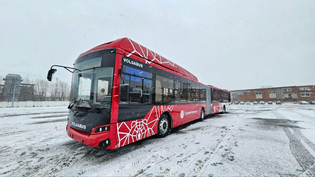 Otobüs park yerleri Автобусный парк МУП Пермгорэлектротранс, Perm, foto