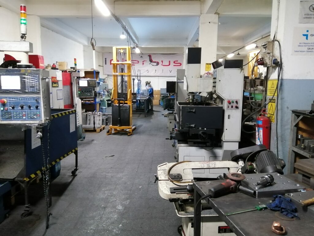 Otomobil yedek parçaları Interbus Otomotiv, Bursa, foto