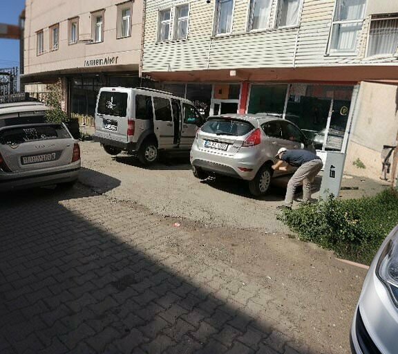 Jant ve lastikçiler Mert Oto Lastik Tamiri, Kars, foto