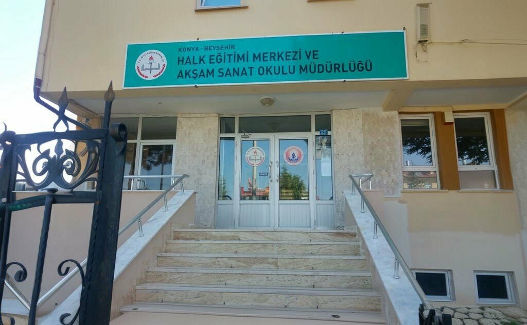 Eğitim merkezleri Beyşehir Halk Eğitim Merkezi ve Akşam Sanat Okulu, Beyşehir, foto