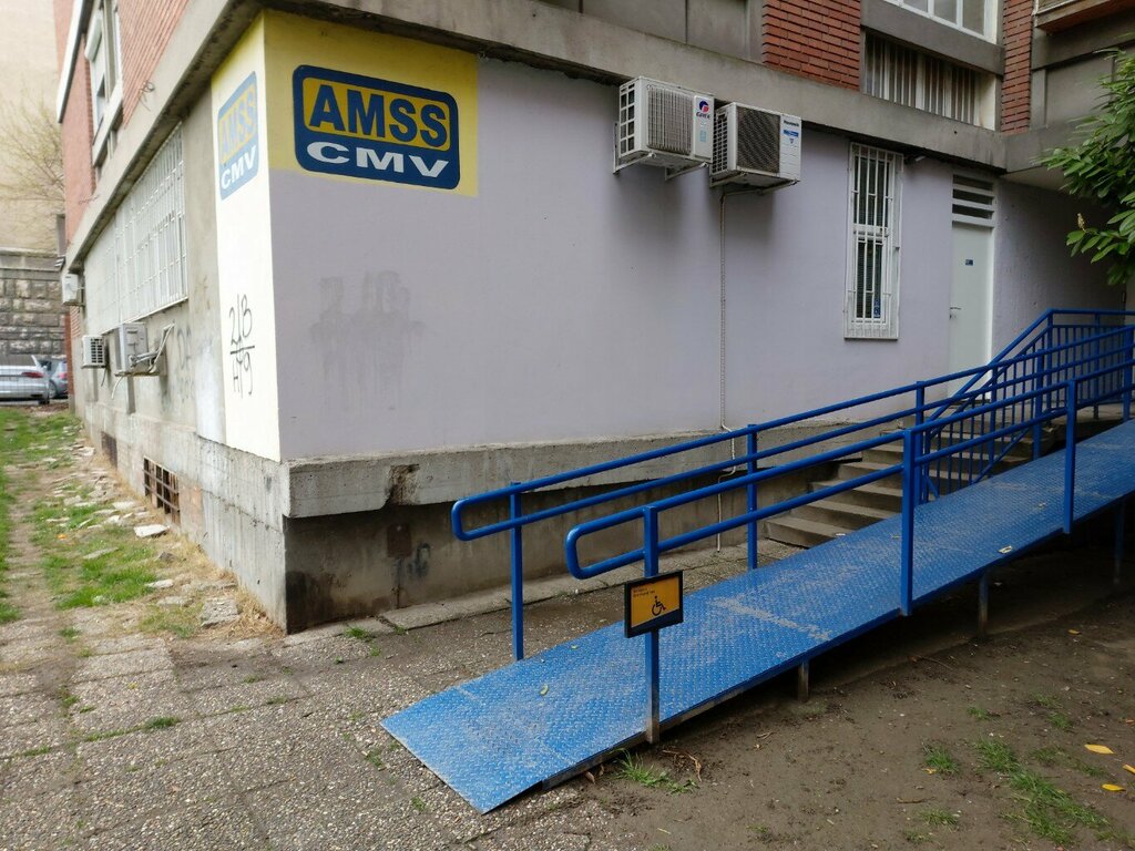 Otopark ve tamirhaneler Amss Centar Za Motorna Vozila, Belgrad, foto