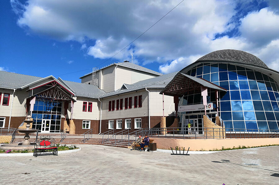 Kültür merkezleri Культурно-досуговый центр, Hantı‑Mansi Özerk Okrugu, foto