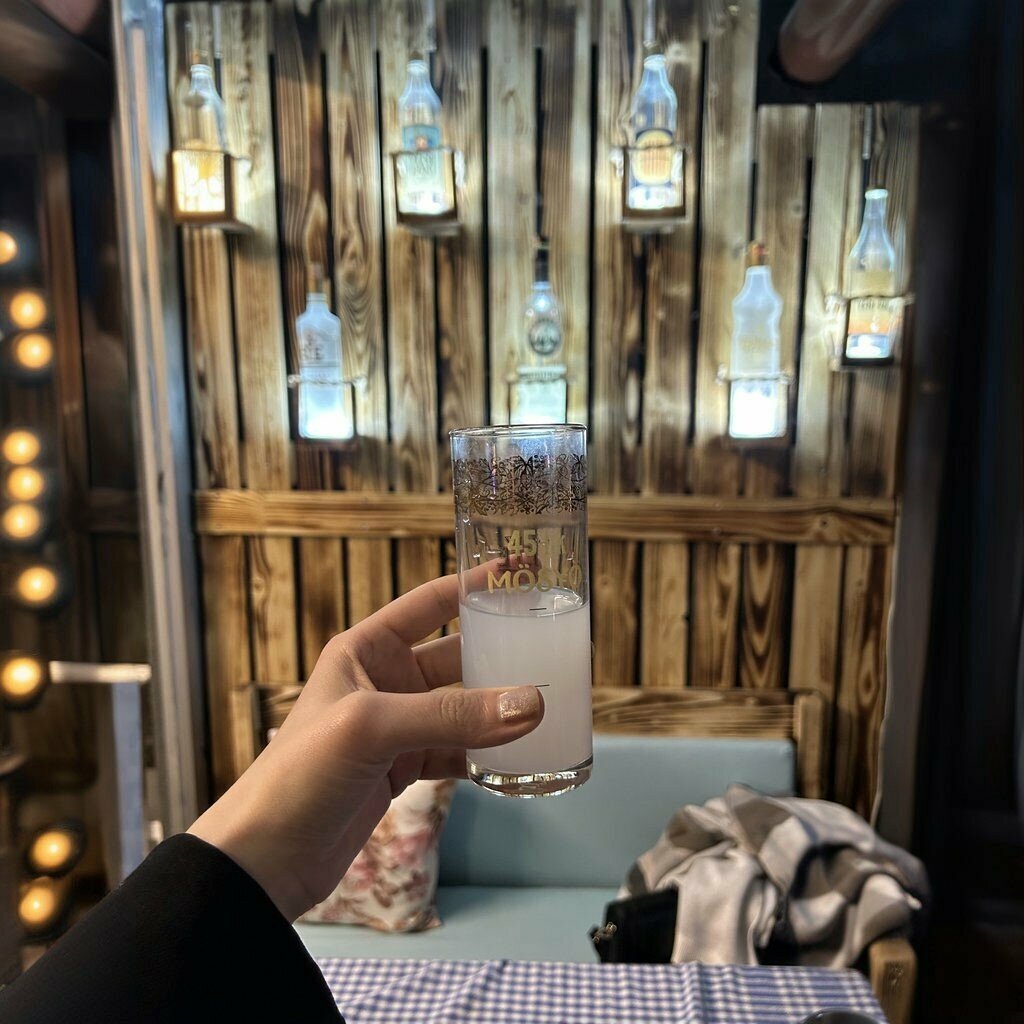 Kafe 45'lik by Mösyö Meyhane, Urla, foto