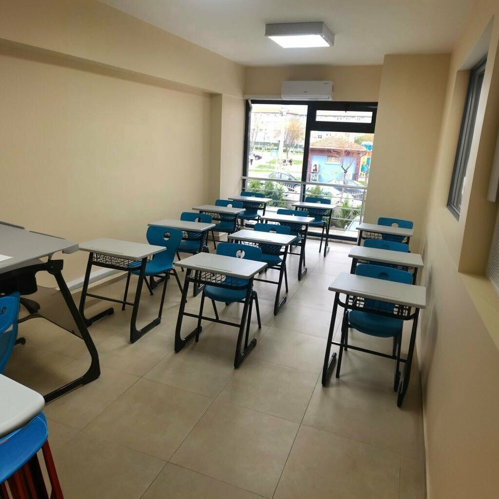 Eğitim merkezleri Radikal Kurs Manisa, Manisa, foto