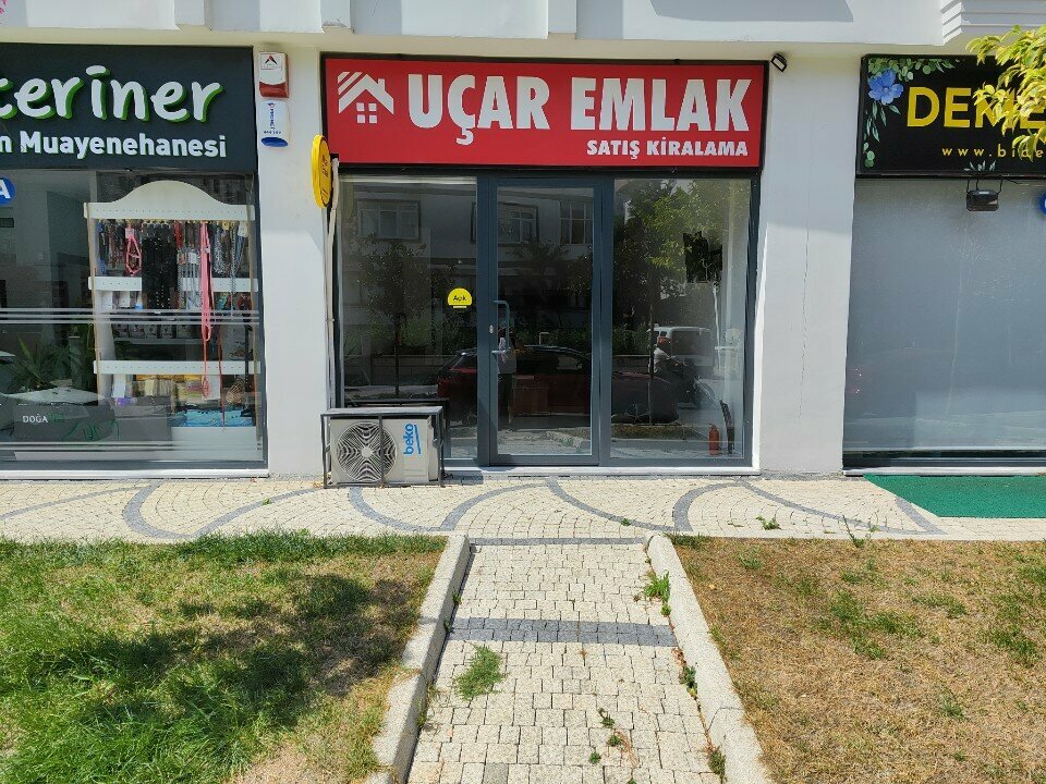 Emlak ofisi Uçar Emlak, İstanbul, foto