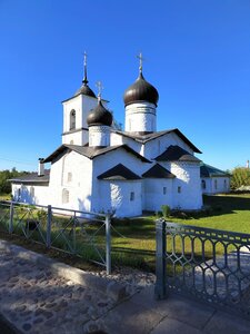 Troitsy Zhivonachalnoy Church (ulitsa Kalinina No:2А), ortodoks kiliseleri  Ostrov'dan