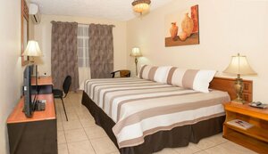 Hotel Tropico Inn (Bolivar, San Miguel), otel  San Migel'den