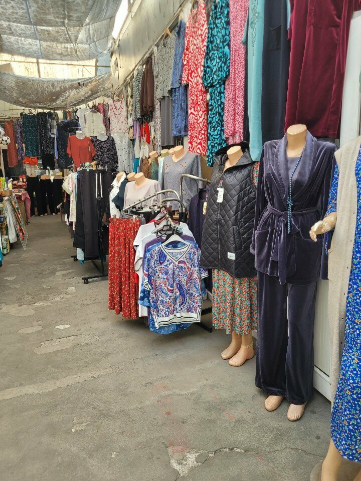 Giyim mağazası Women's Clothing, Almatı, foto