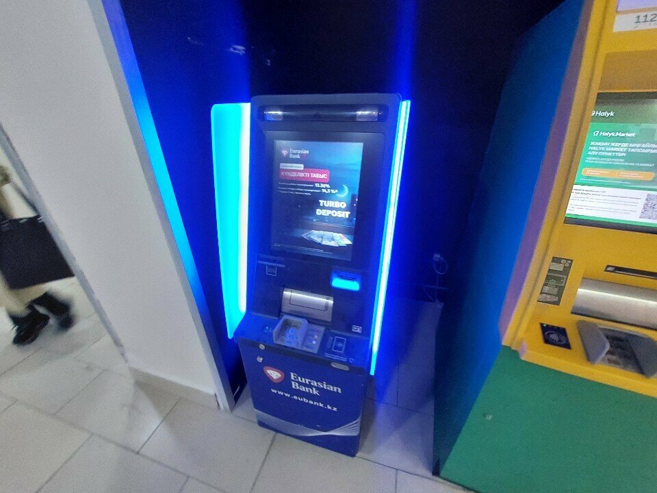 ATM'ler Eurasian Bank, Astana, foto