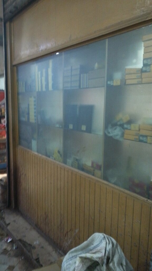 Otomobil satış galerileri Israr Autos, Karaçi, foto