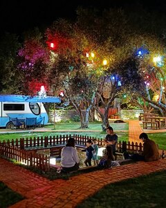 Pingala Glamping Caravan Hotel (İskele Mah., Halil Altın Cad., No:15, Karaburun, İzmir), otel  Karaburun'dan