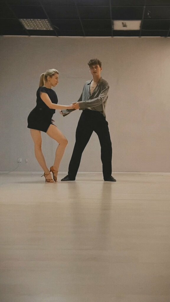 Dans okulları Бальные танцы, Kazan, foto