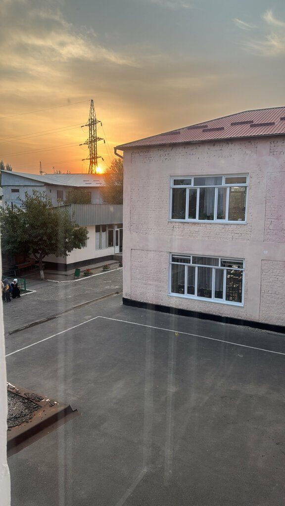 Ortaokul Школа № 69, Uzgen, foto
