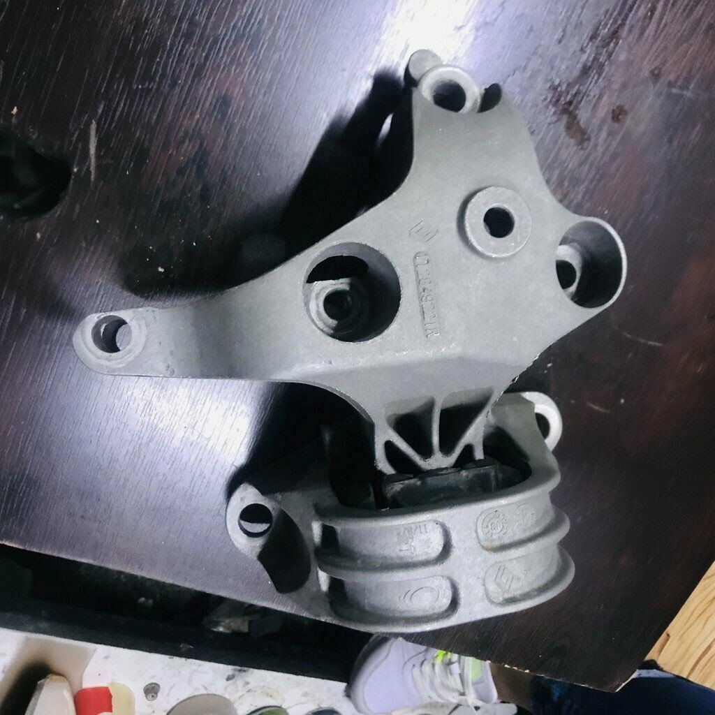 Otomobil yedek parçaları Izmir ak otomotiv yedek parca ticaret Ltd. sti, İzmir, foto