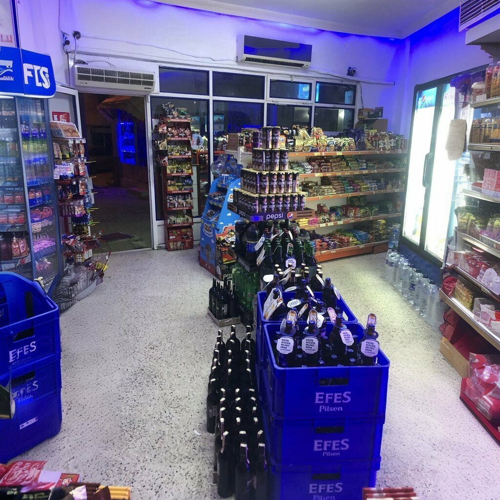 Market Yavaş Market, Ayvacık, foto