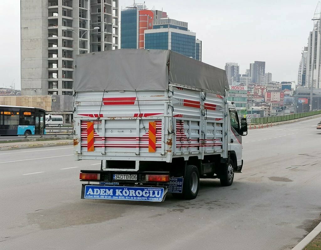 Otomobil satış galerileri Koroğlu Otomotiv, İstanbul, foto