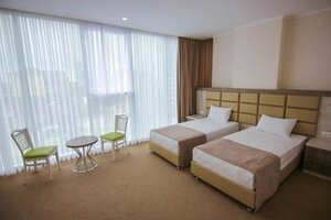 Hotel Green Glass (Vakhtang Gorgasali Street No:121/25, Batumi), otel  Batum'dan