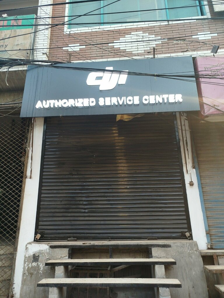 Dronlar ve quadcopters Dgi authorized service deal, Lahor, foto