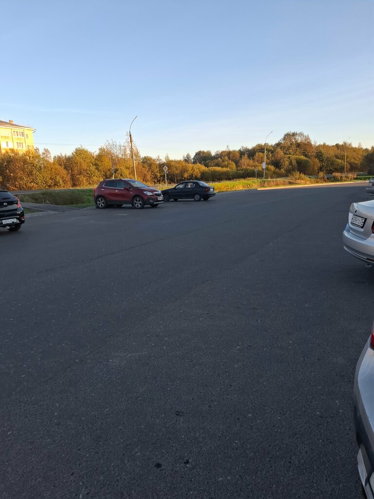 Otoparklar Parking lot, Gryazovets, foto