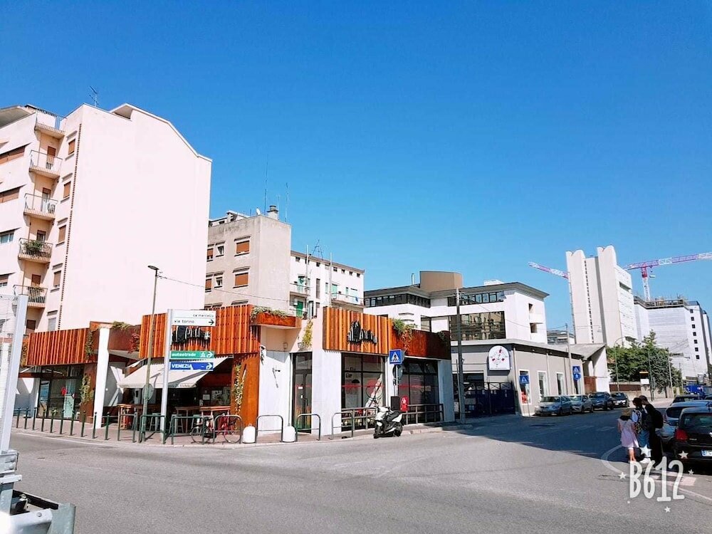 Otel Guesthouse Bb Stay Station, Dünya, foto