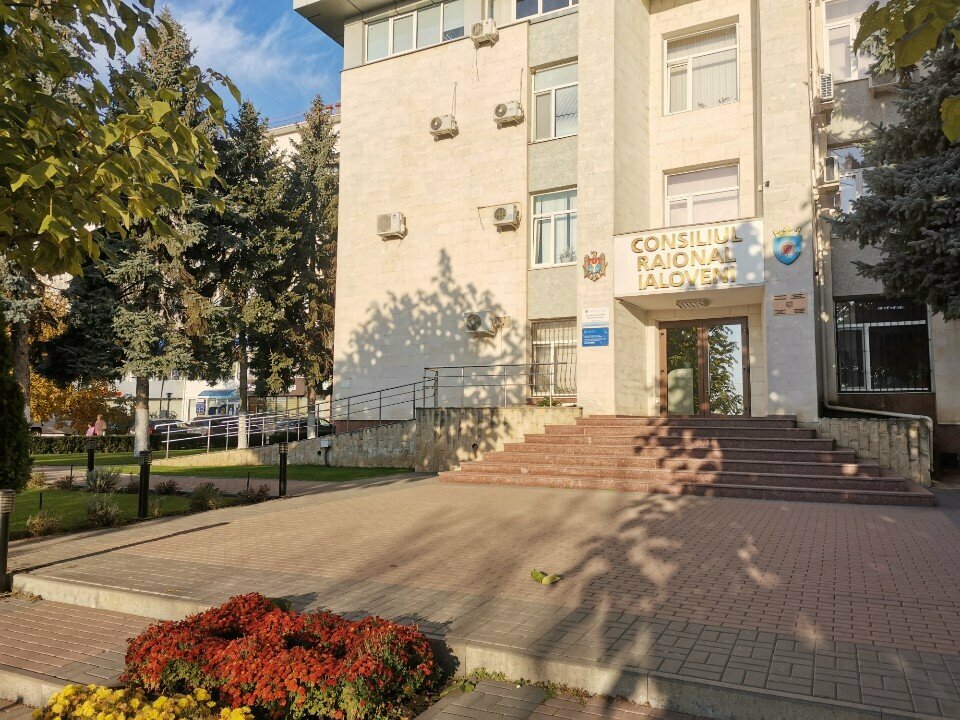 Belediyeler, devlet daireleri Consiliul Raional Ialoveni, Ialoveni, foto