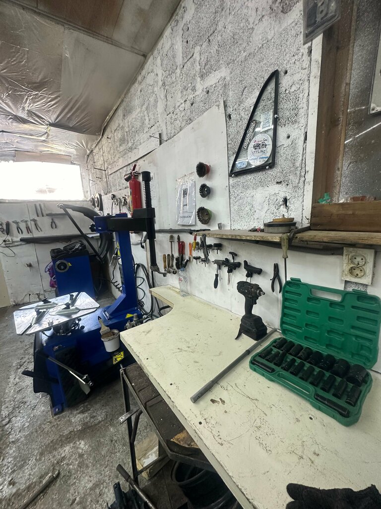 Oto lastik tamiri Шиномонтаж, Yalta, foto