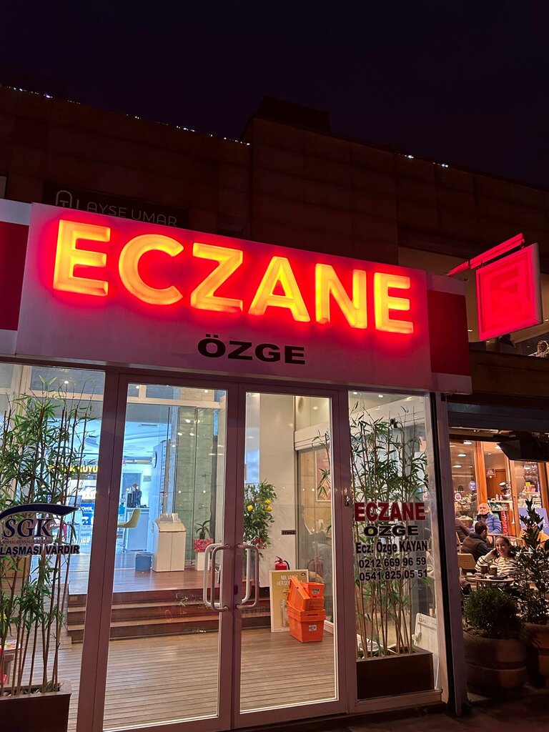 Eczaneler Özge Eczanesi, İstanbul, foto