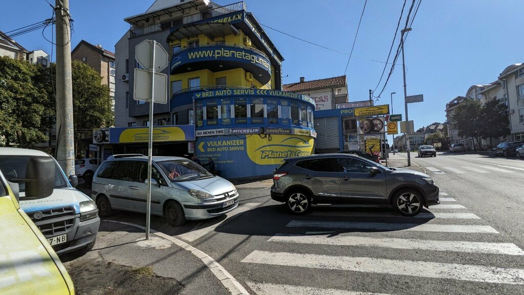 Jant ve lastikçiler Planeta Guma, Belgrad, foto