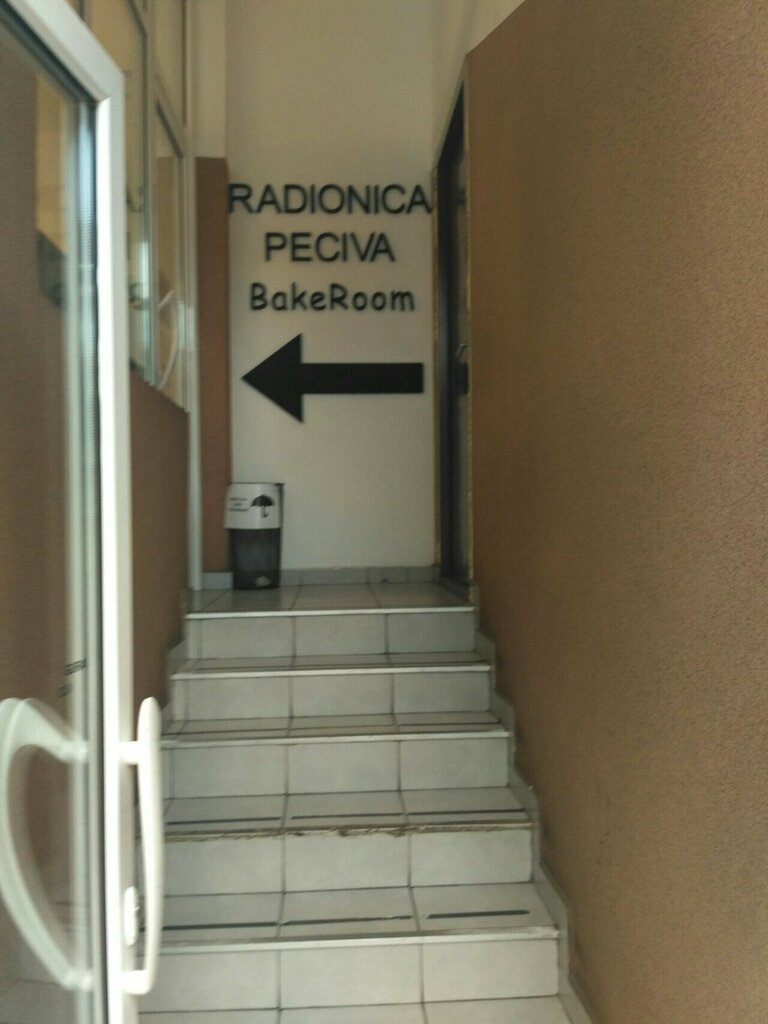 Lojistik firmaları Esotron, Novi Sad, foto